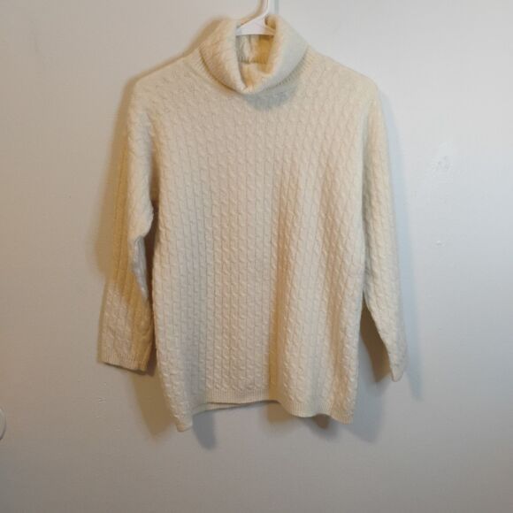 JEANNE PIERRE | Sweaters | Jeanne Pierre Vtg Cable Knit Lambswool ...